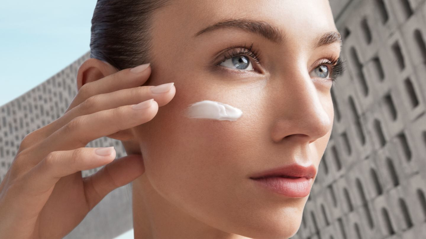 How to Treat Dry Skin on the Face | BIOTHERM