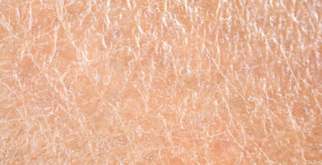 BIOCORPS Renewing Body Scrub for Glowing Skin | Biotherm